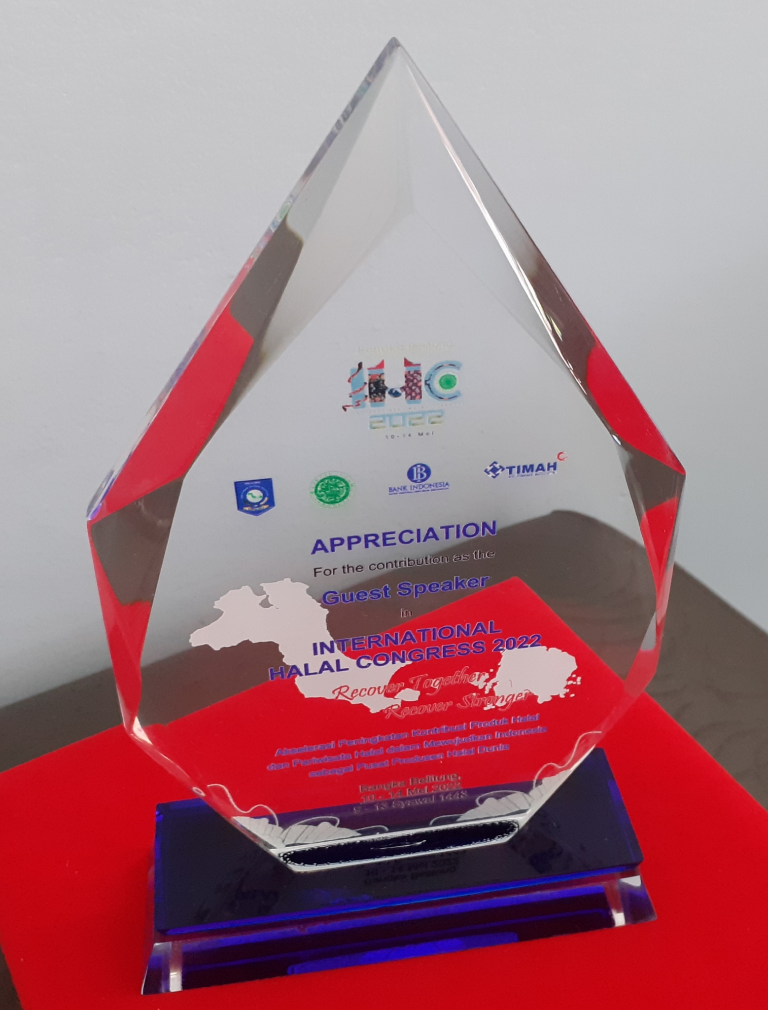 4 Models of Professional Premium Acrylic Plaques
