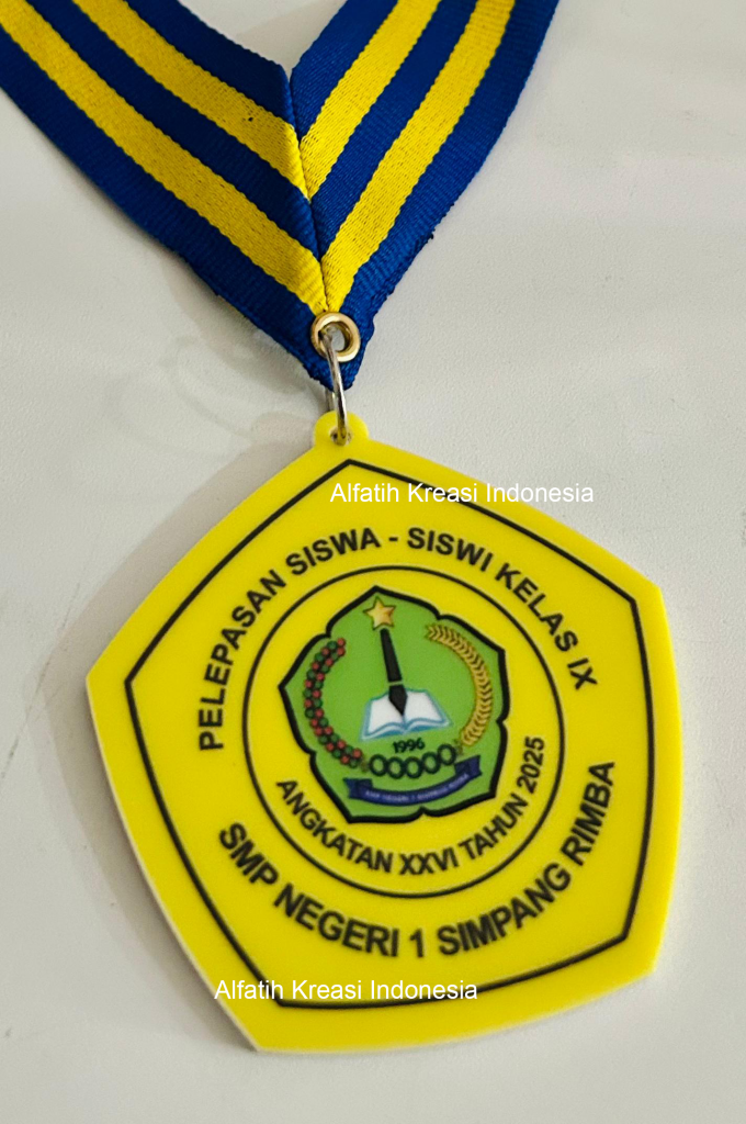 4 Contoh Medali Akrilik Sebagai Kelulusan Sekolah